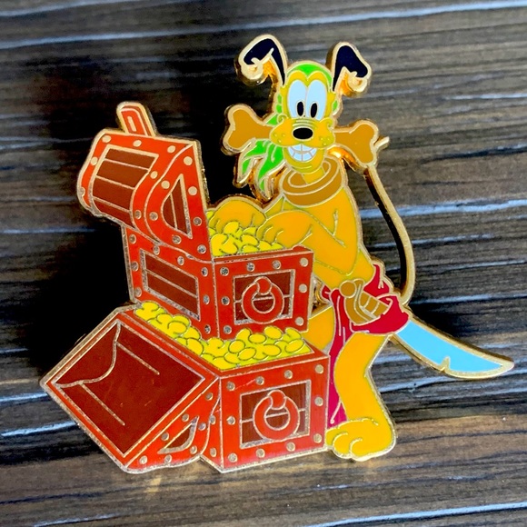 Disney | Jewelry | Disney Pluto Pirates Of The Caribbean Treasure Pin ...